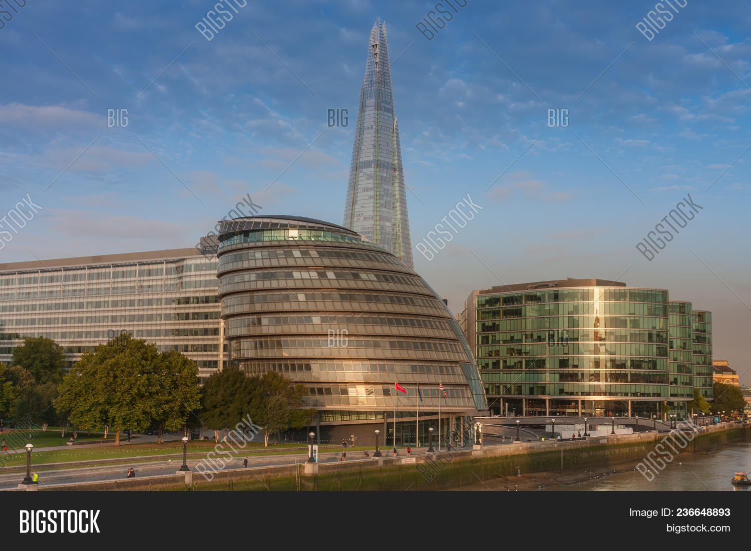 Queen´s Walk,london- Image & Photo (Free Trial) | Bigstock