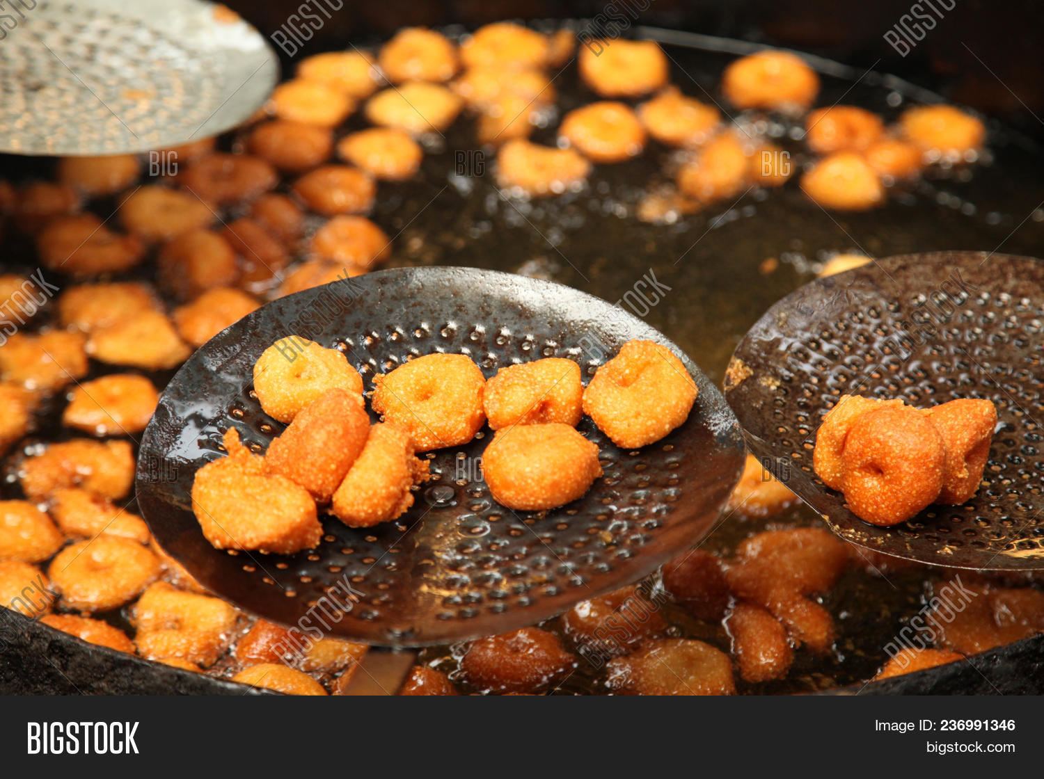 Deep Frying Medu Vada Image & Photo (Free Trial) | Bigstock