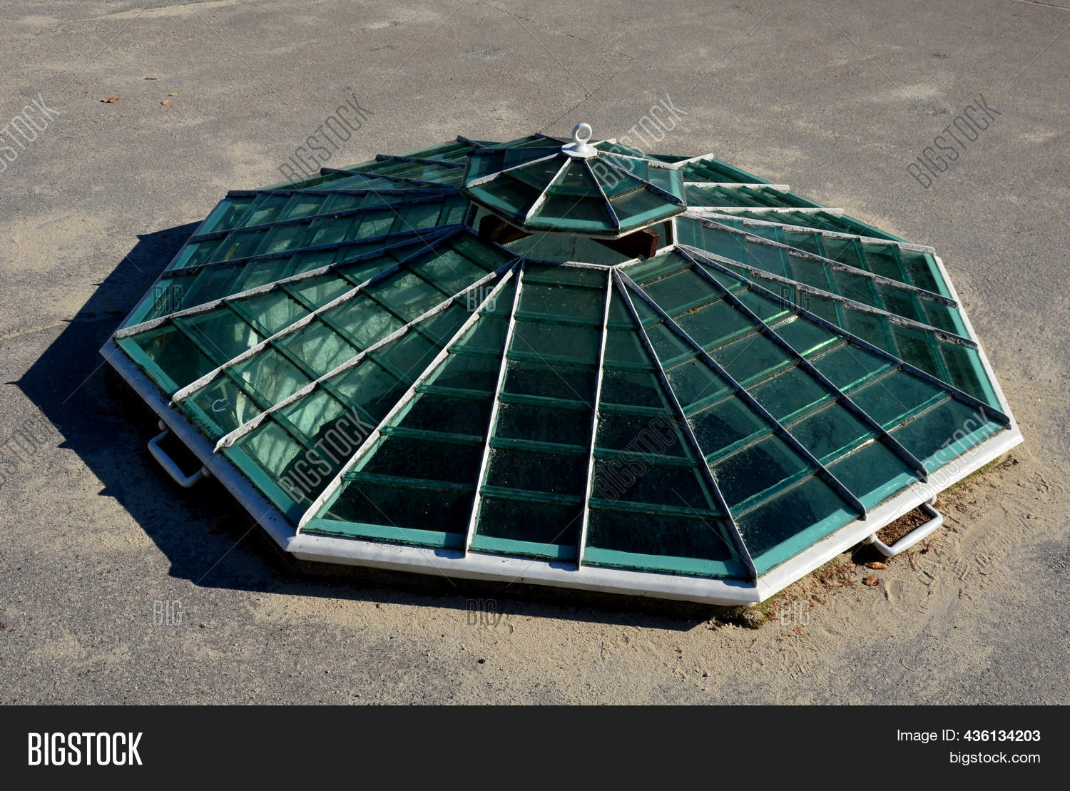 Polygonal Window Image & Photo (Free Trial) | Bigstock