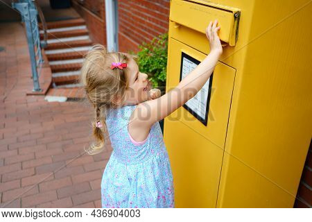 Little Preschool Girl Image & Photo (Free Trial) | Bigstock