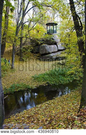 Alcove On Stony Cliff Image & Photo (Free Trial) | Bigstock