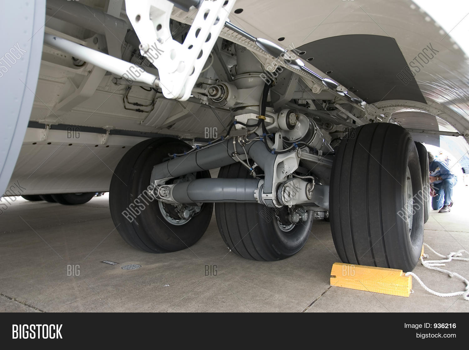 Airplane Landing Gear Image & Photo (Free Trial) | Bigstock