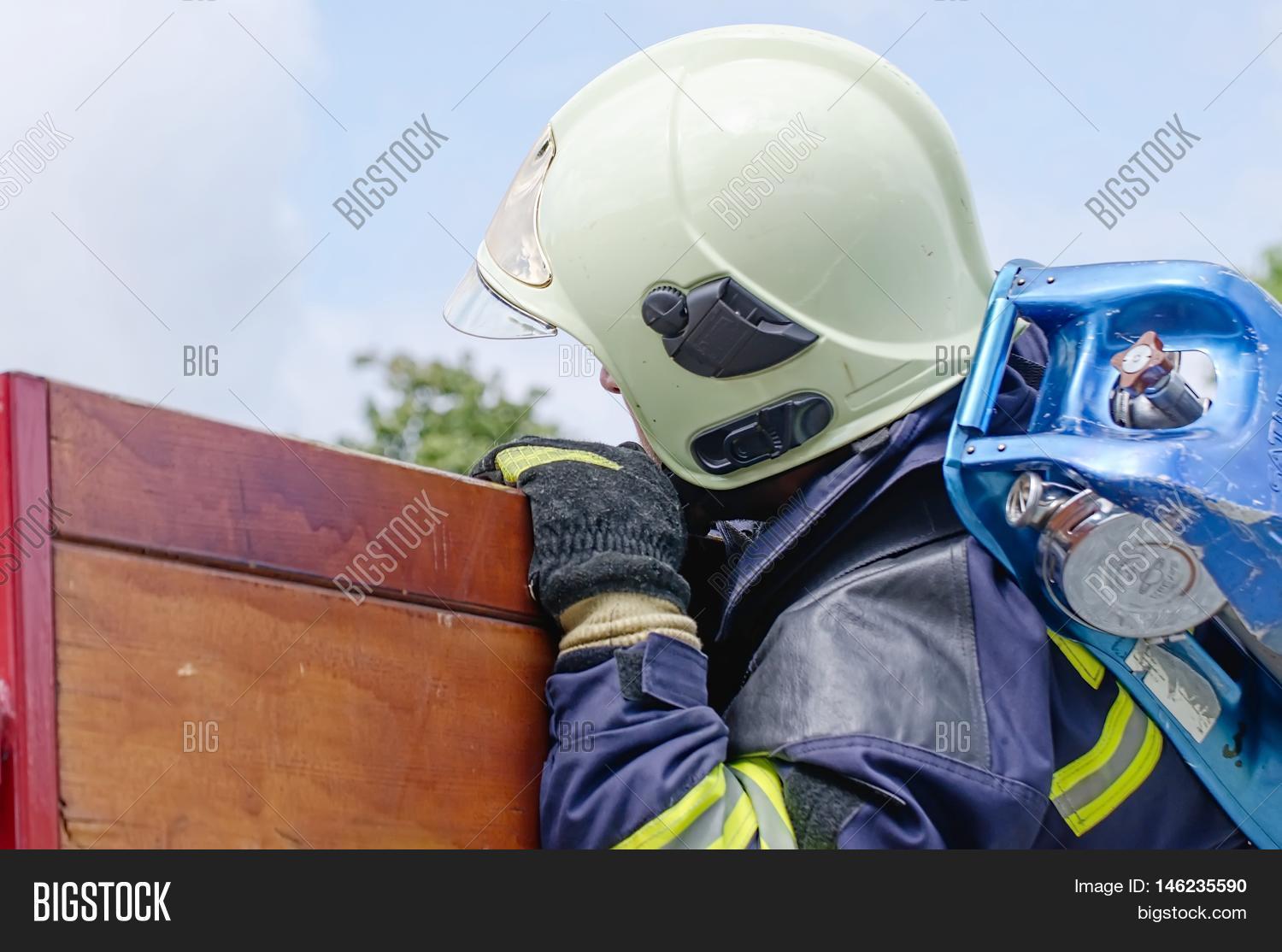 Firefighter Oxygen Image & Photo (Free Trial) | Bigstock