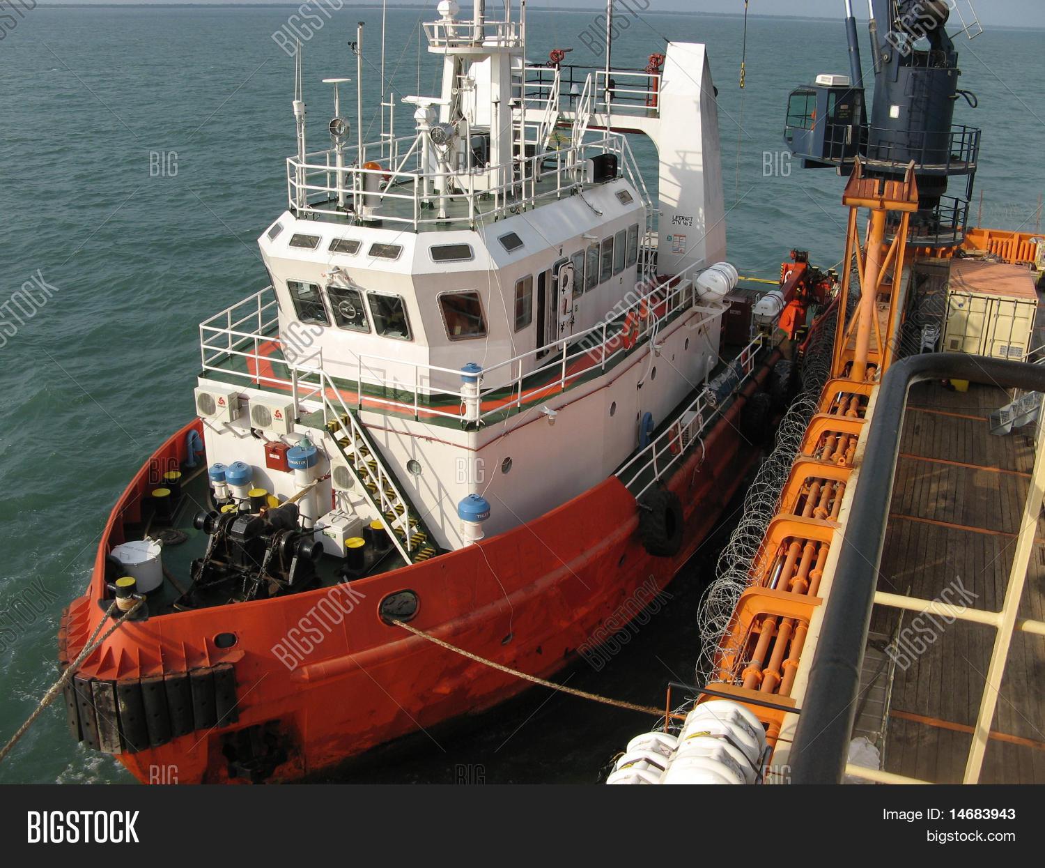 Ship Ship Cargo Image & Photo (Free Trial) | Bigstock