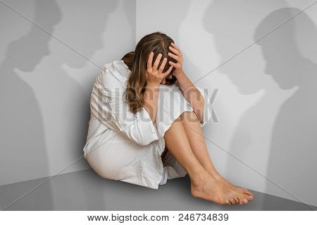 Scared Woman Image & Photo (Free Trial) | Bigstock