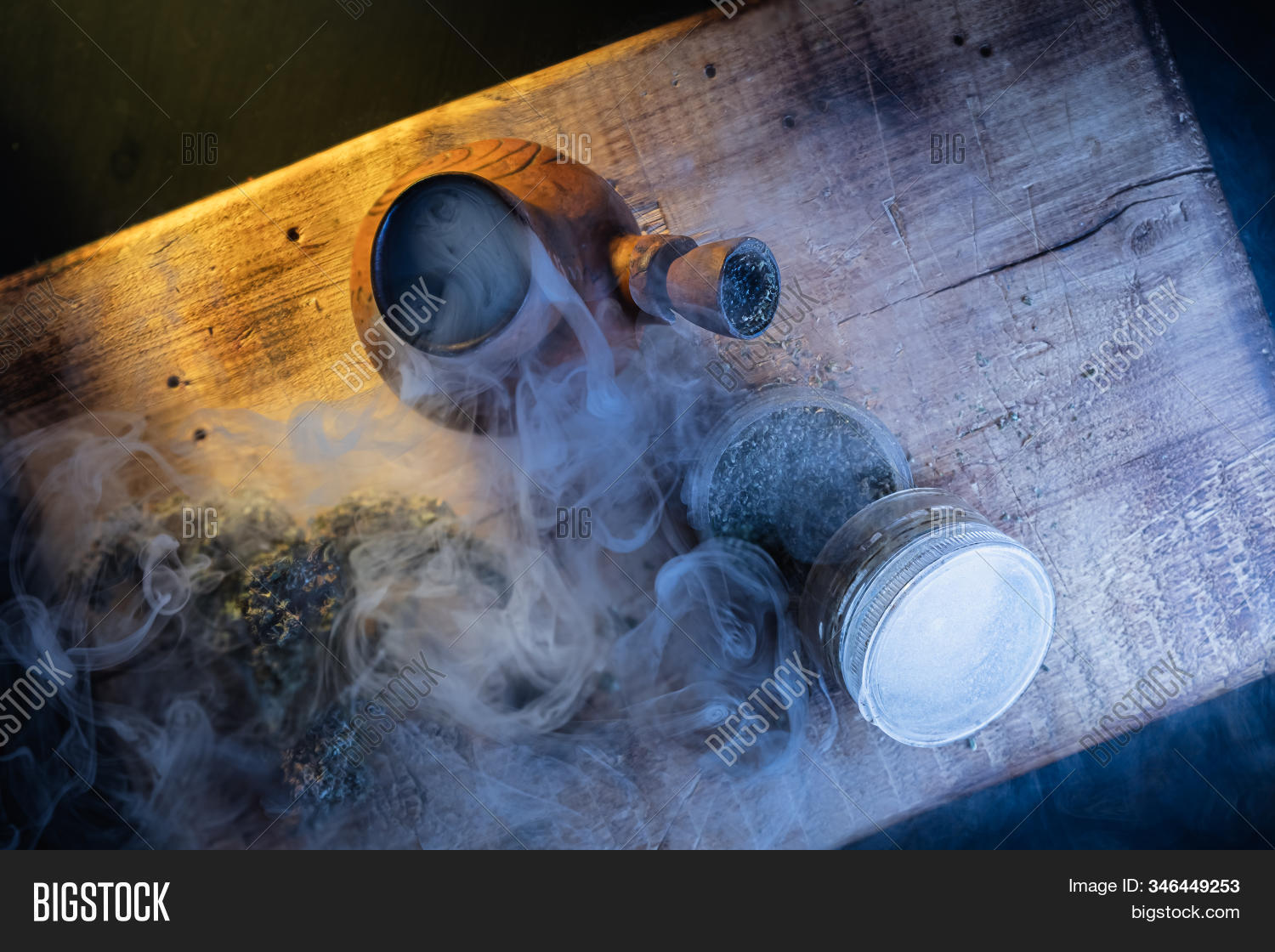 Old Bong Smoke Open Image & Photo (Free Trial) | Bigstock