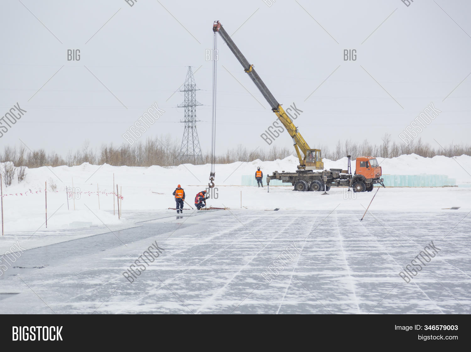 Slingers Pull Ice Image & Photo (Free Trial) | Bigstock