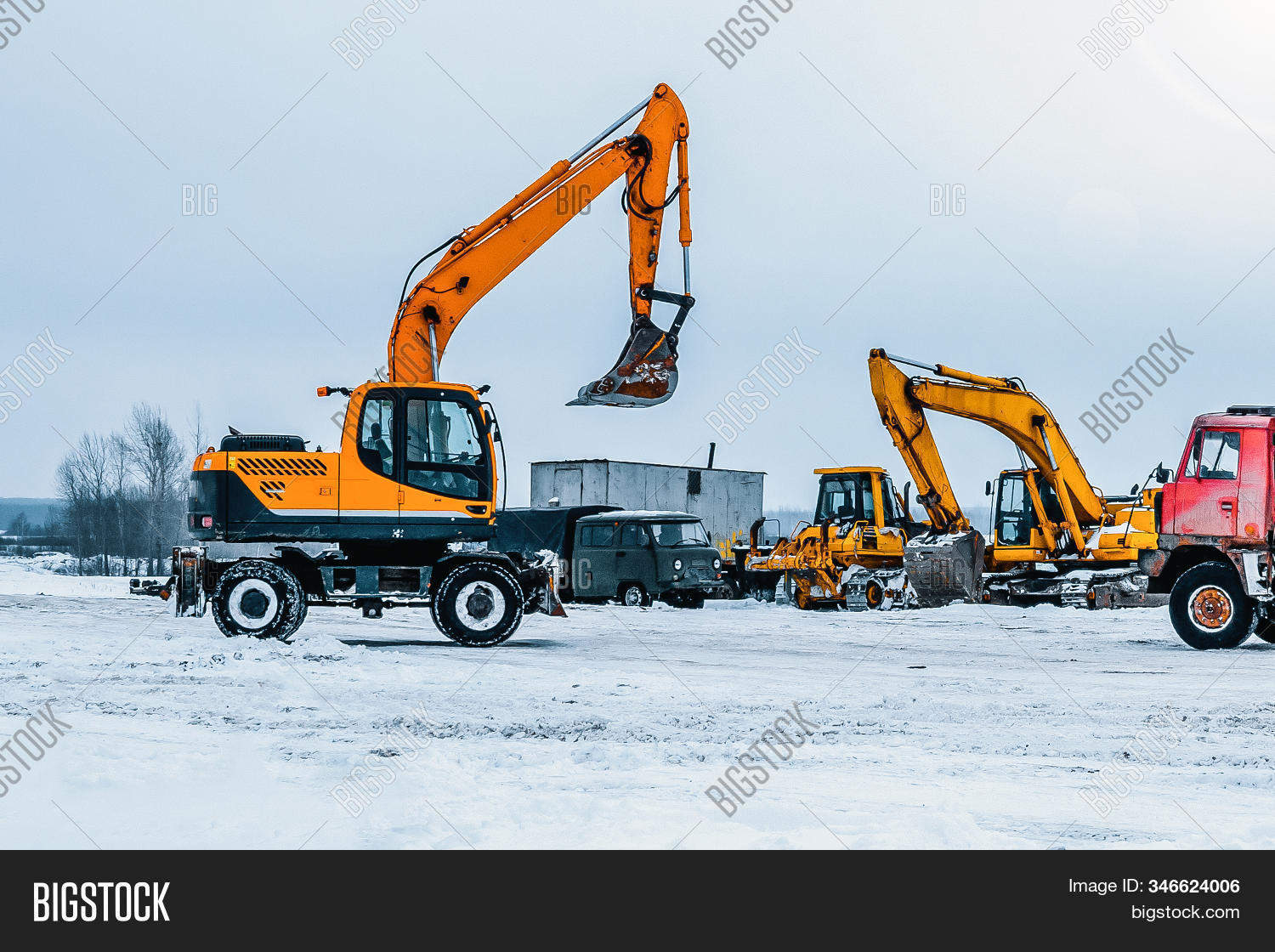 Excavator Loading Image & Photo (Free Trial) | Bigstock
