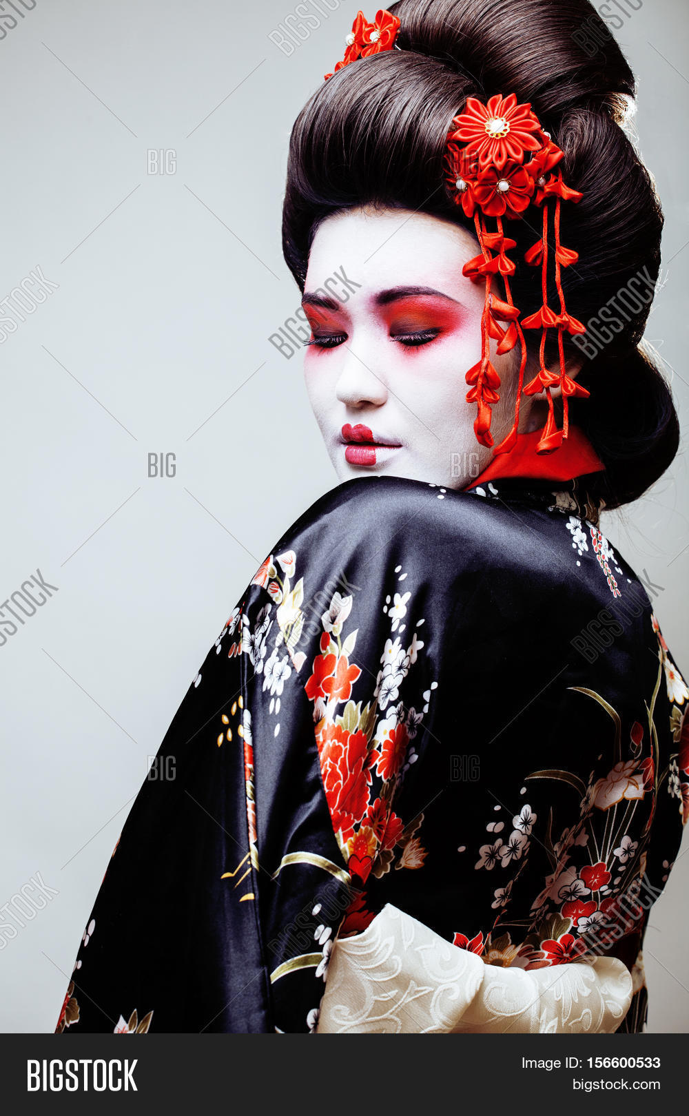 Young Pretty Geisha Image & Photo (Free Trial) | Bigstock