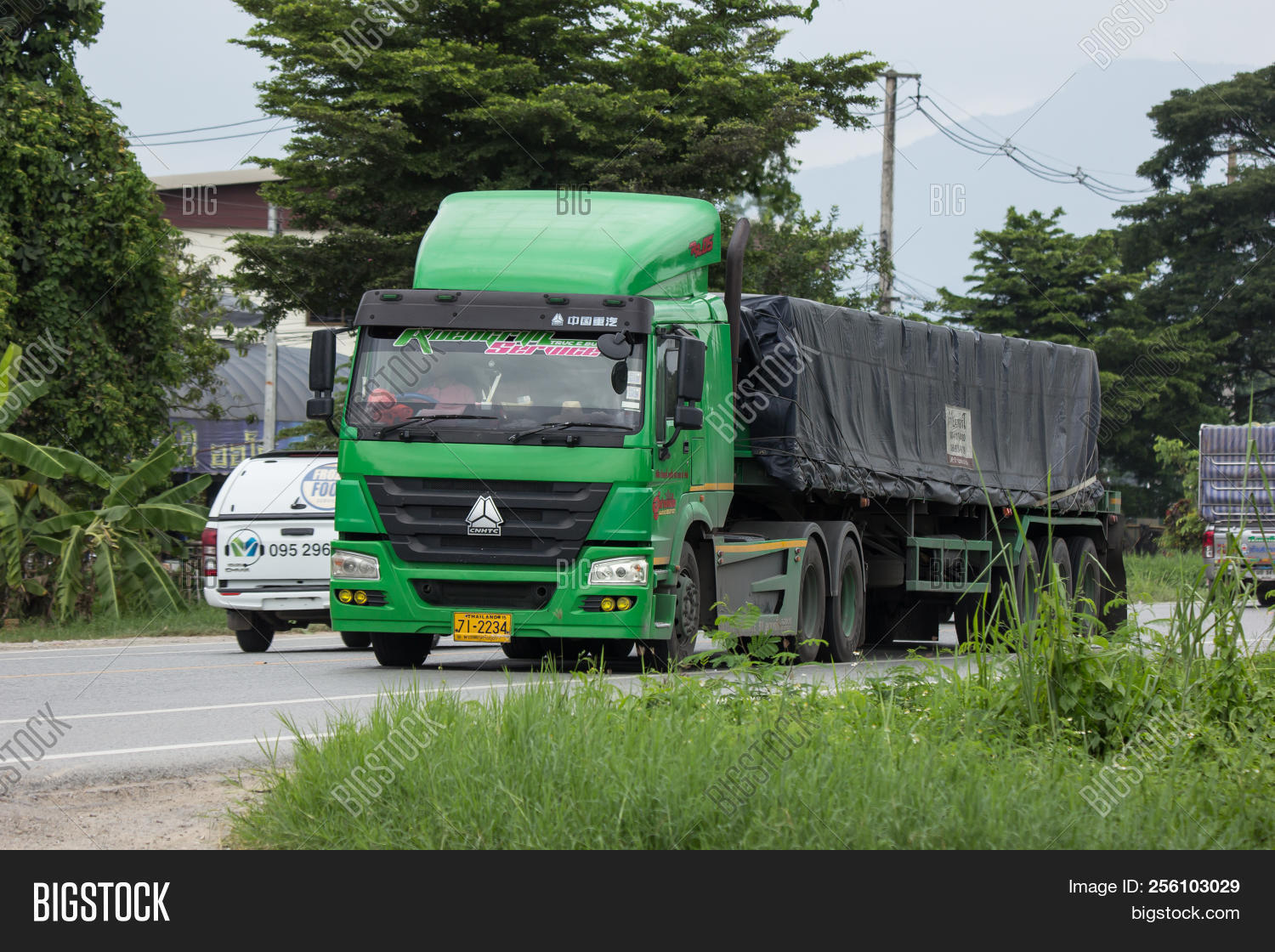 Private Cnhtc Truck Image & Photo (Free Trial) | Bigstock