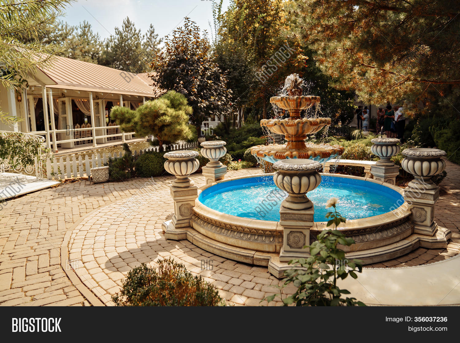 Small Round Fountain Image & Photo (Free Trial) | Bigstock
