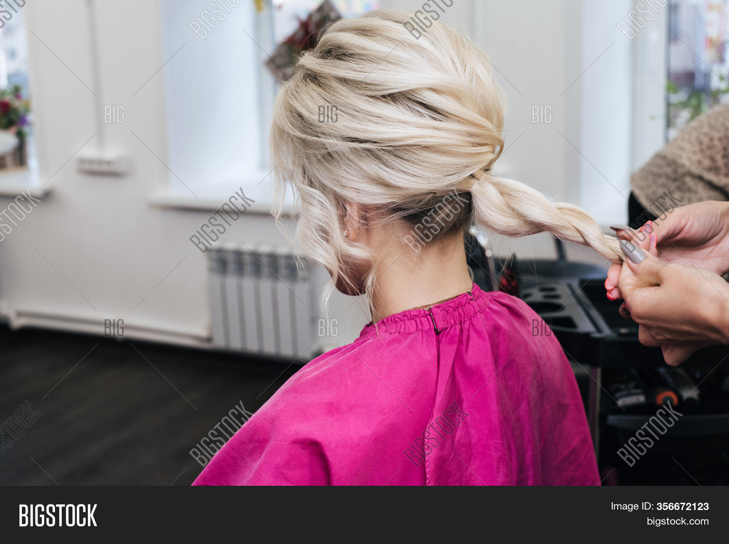 Hands Hair Stylist Image & Photo (Free Trial) | Bigstock