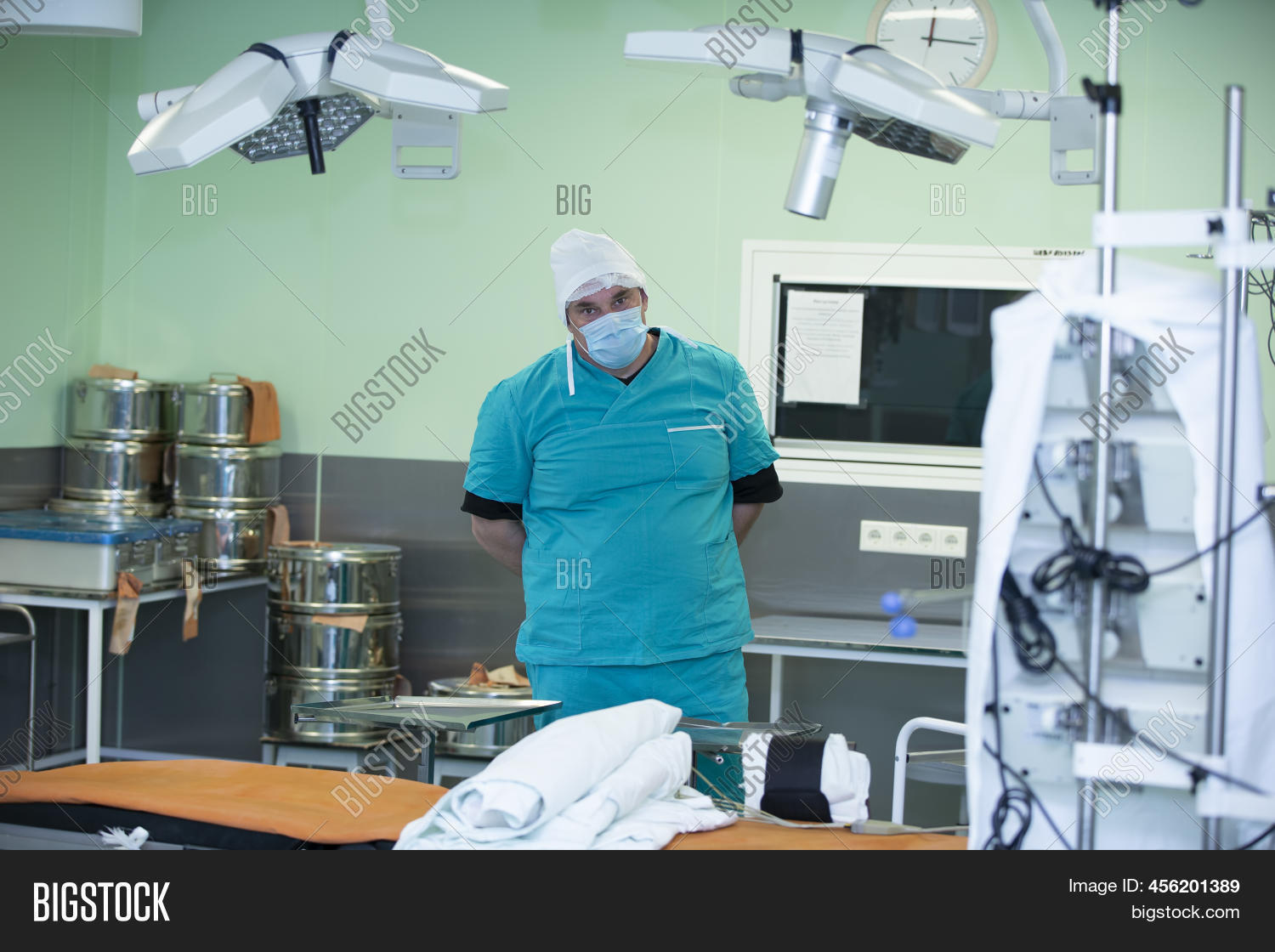 Doctor Surgical Suit Image & Photo (Free Trial) | Bigstock