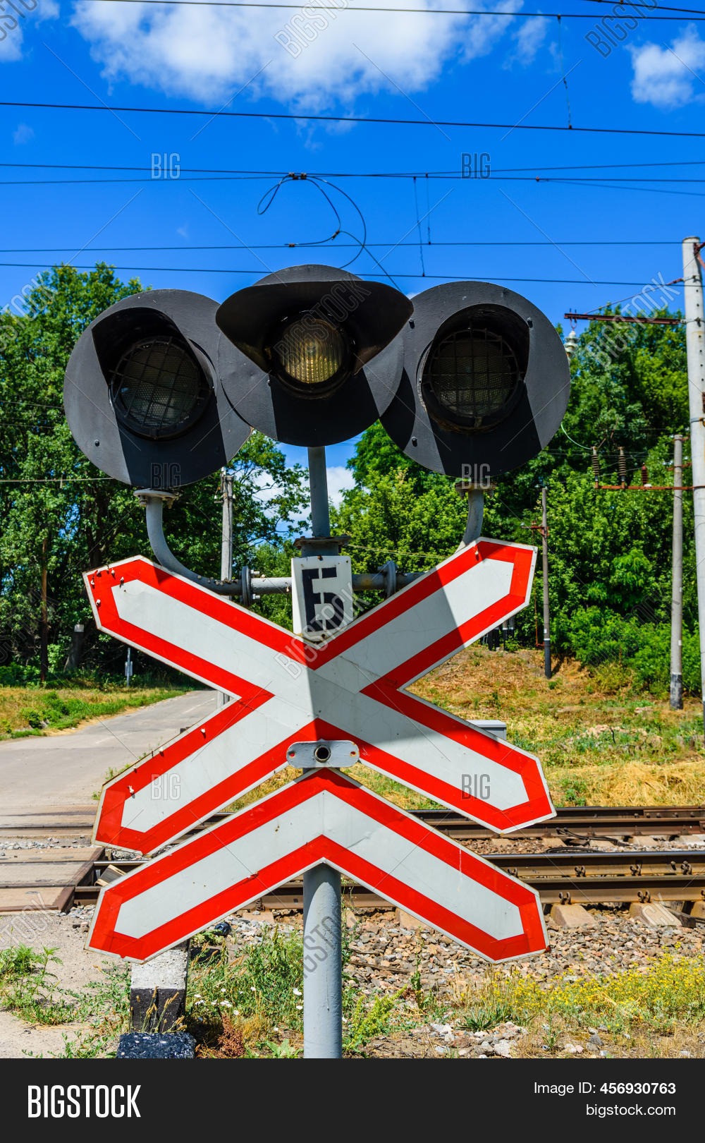 Railroad Crossing Sign Image & Photo (Free Trial) | Bigstock