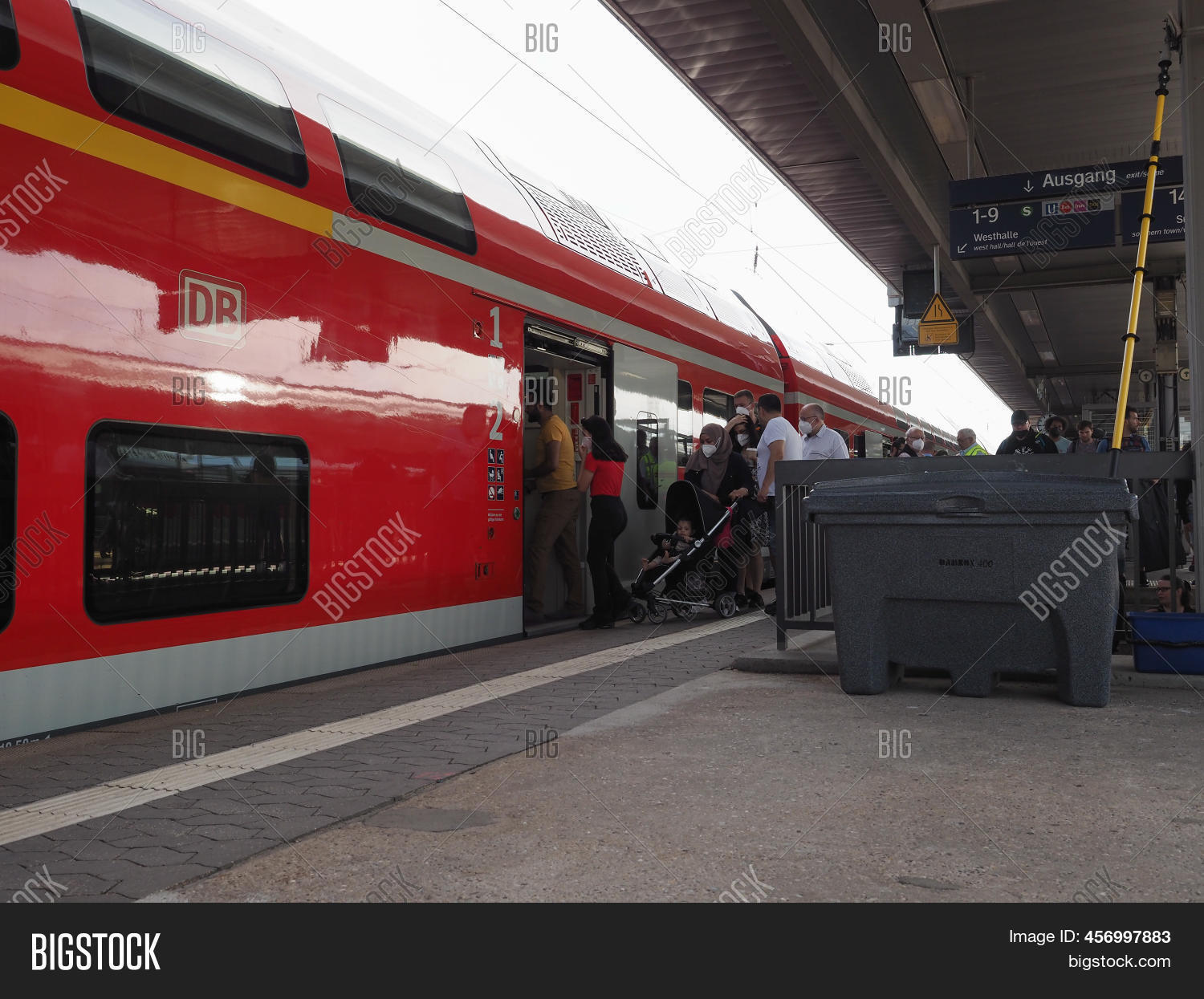 People Boarding Train Image & Photo (Free Trial) | Bigstock