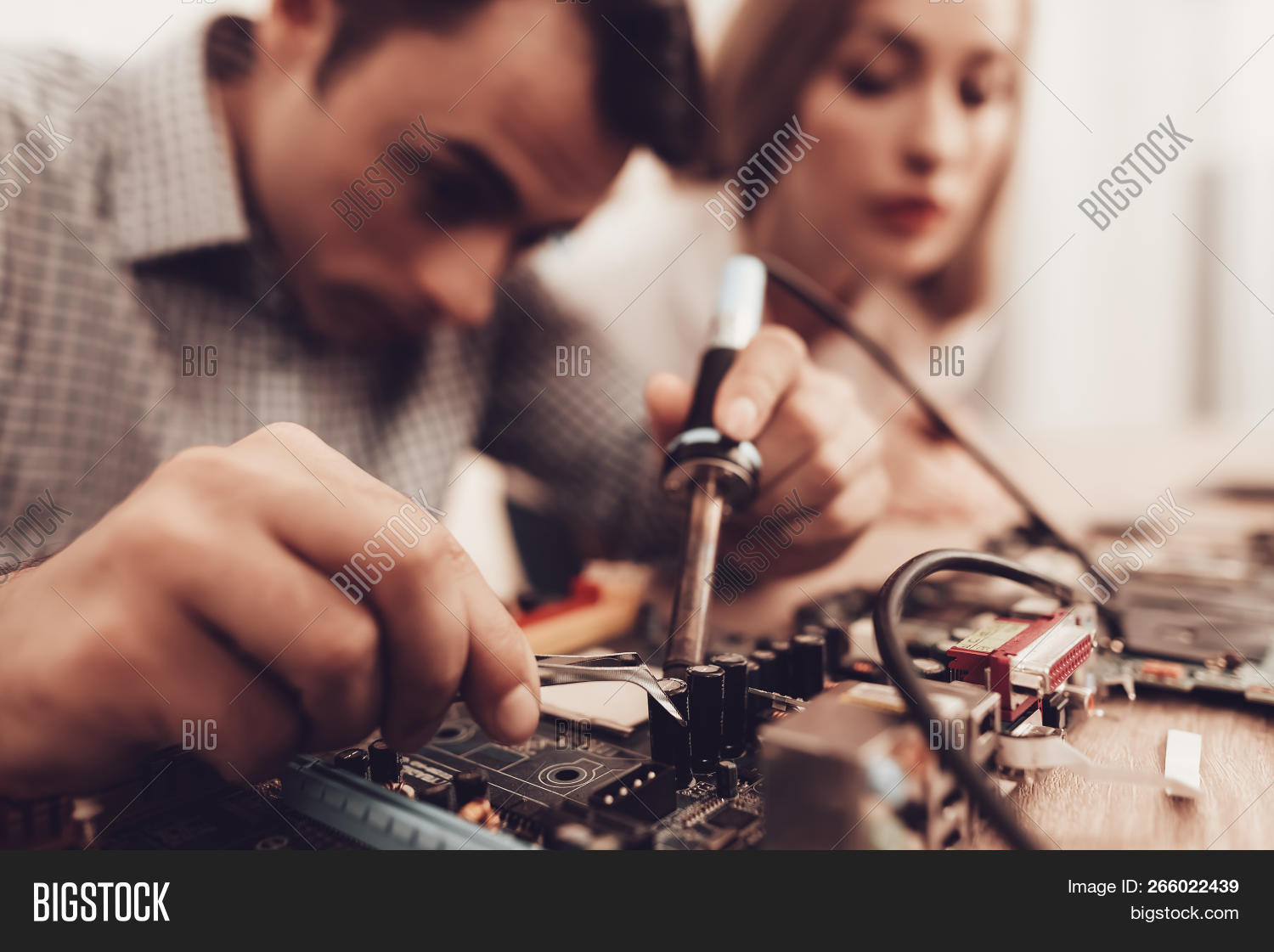 Master Gadgets. Repair Image & Photo (Free Trial) | Bigstock