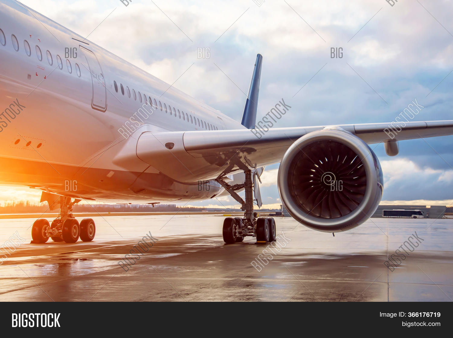 Fuselage Passenger Image & Photo (Free Trial) | Bigstock