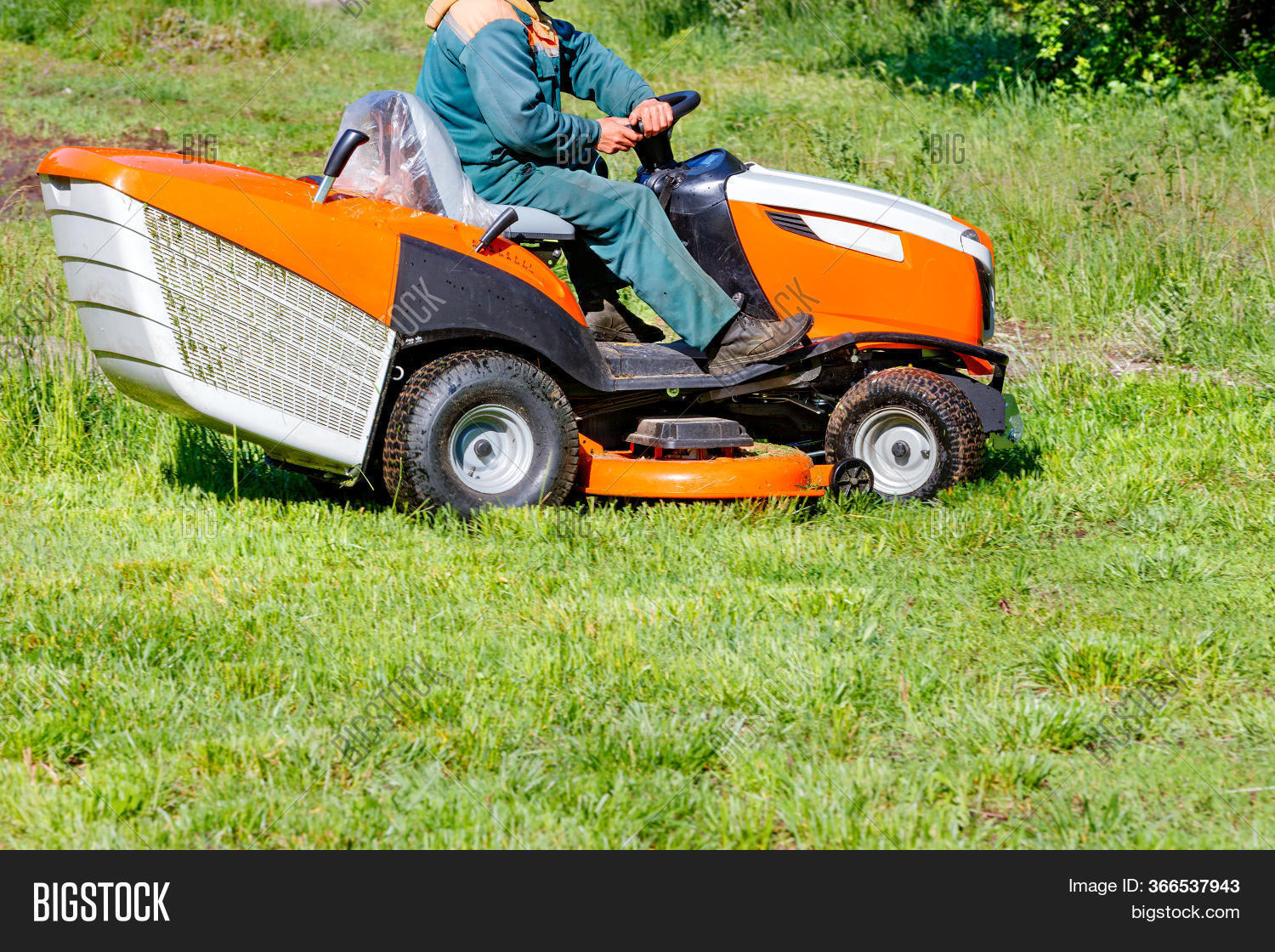 Service Worker Mows Image & Photo (Free Trial) | Bigstock