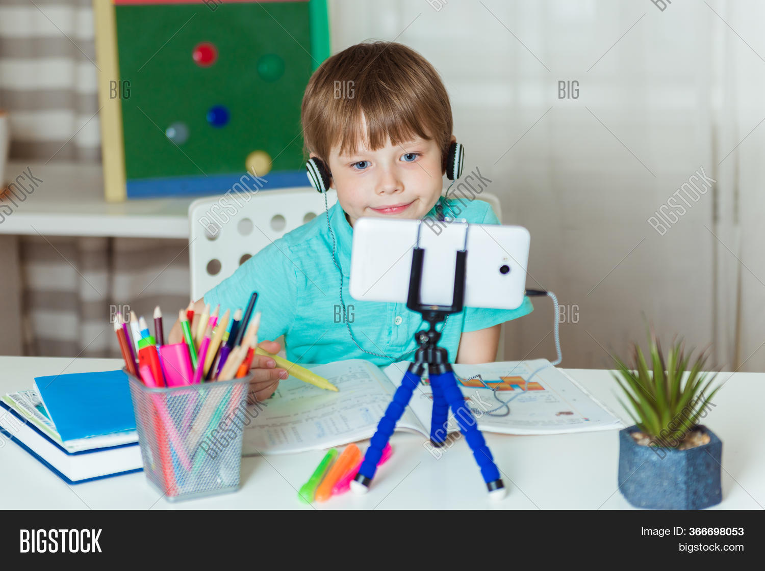 Kid Self Isolation Image & Photo (Free Trial) | Bigstock