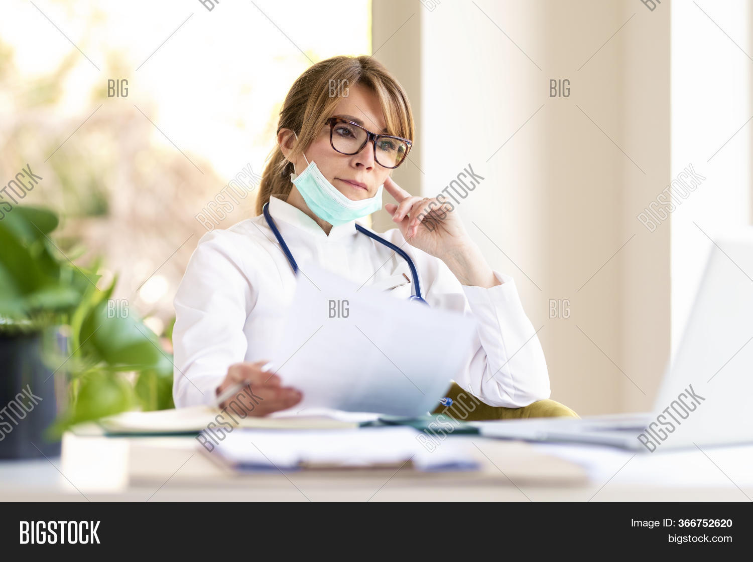 Thinking Female Doctor Image & Photo (Free Trial) | Bigstock