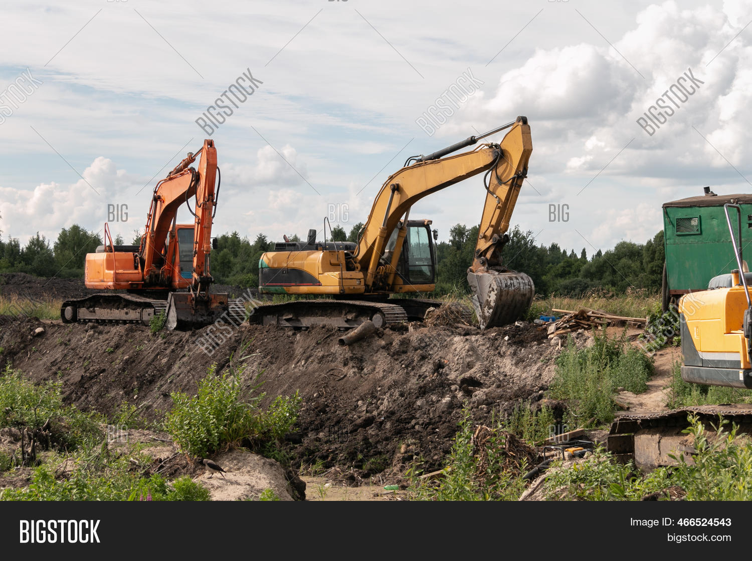 Crawler Excavators Dig Image & Photo (Free Trial) | Bigstock