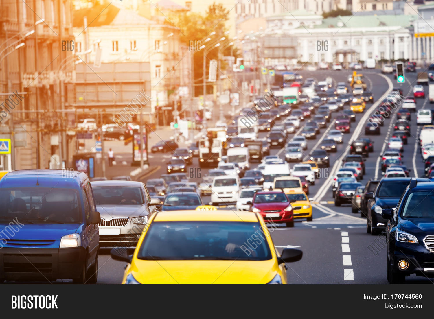 Heavy Traffic On City Image & Photo (Free Trial) | Bigstock