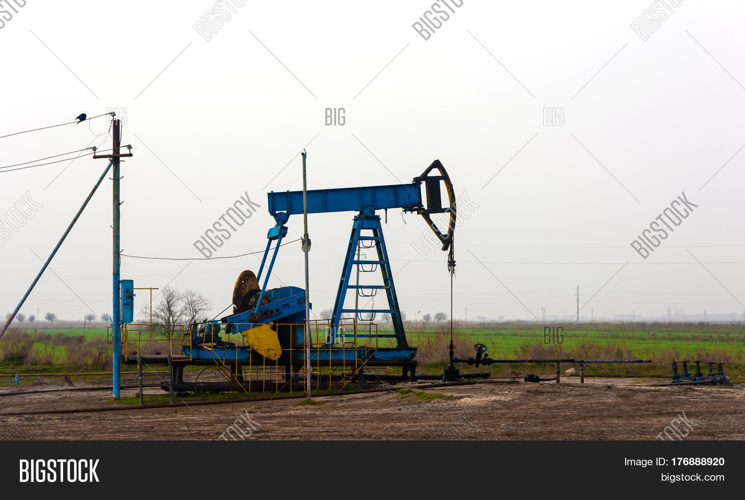 Oil Derrick. Oil Image & Photo (Free Trial) | Bigstock