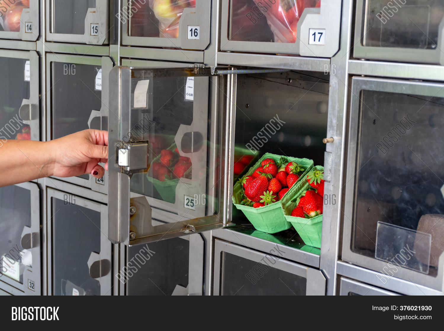 Automatic Vending Image & Photo (Free Trial) | Bigstock