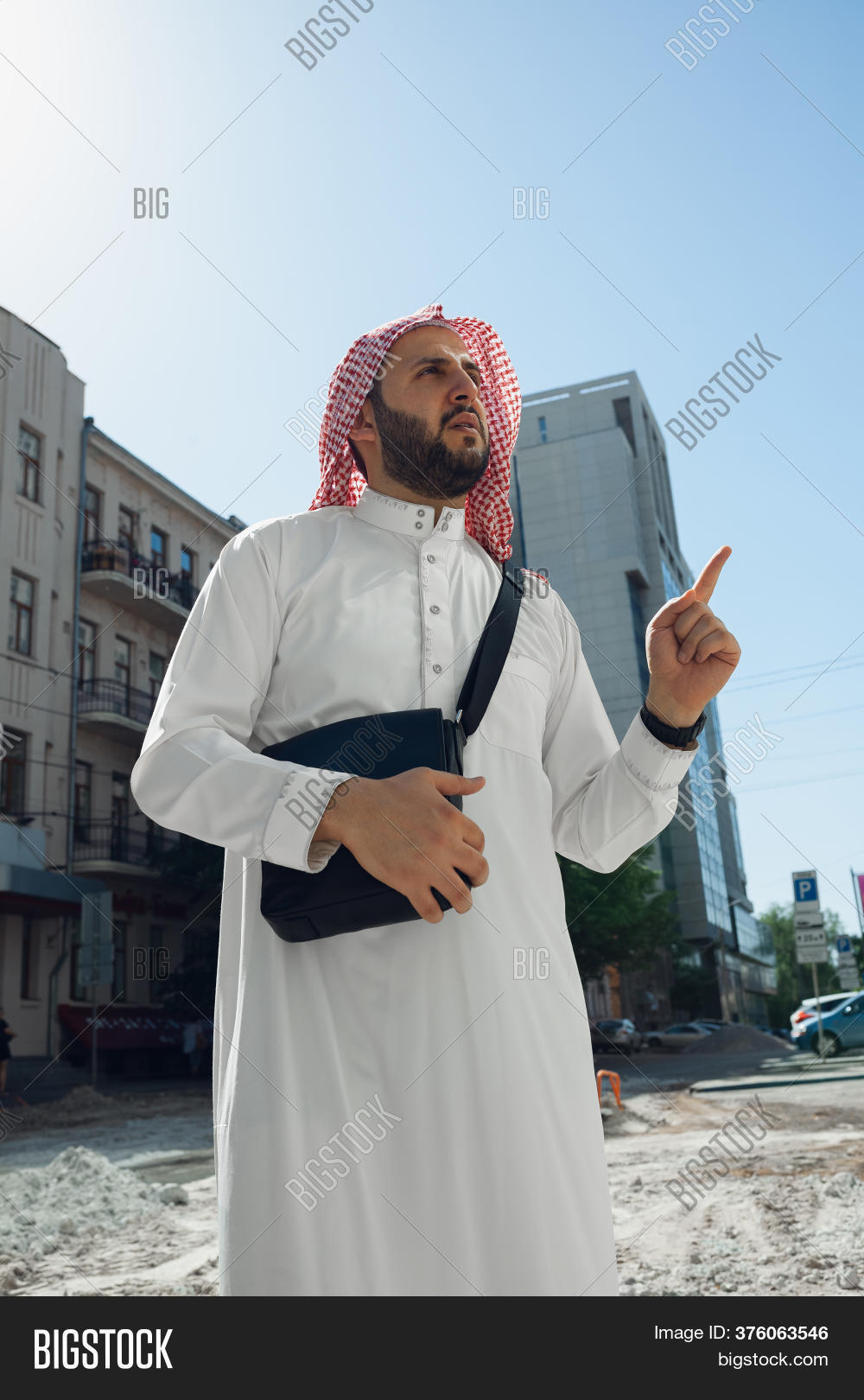 Rich Arabian Mans Image & Photo (Free Trial) | Bigstock