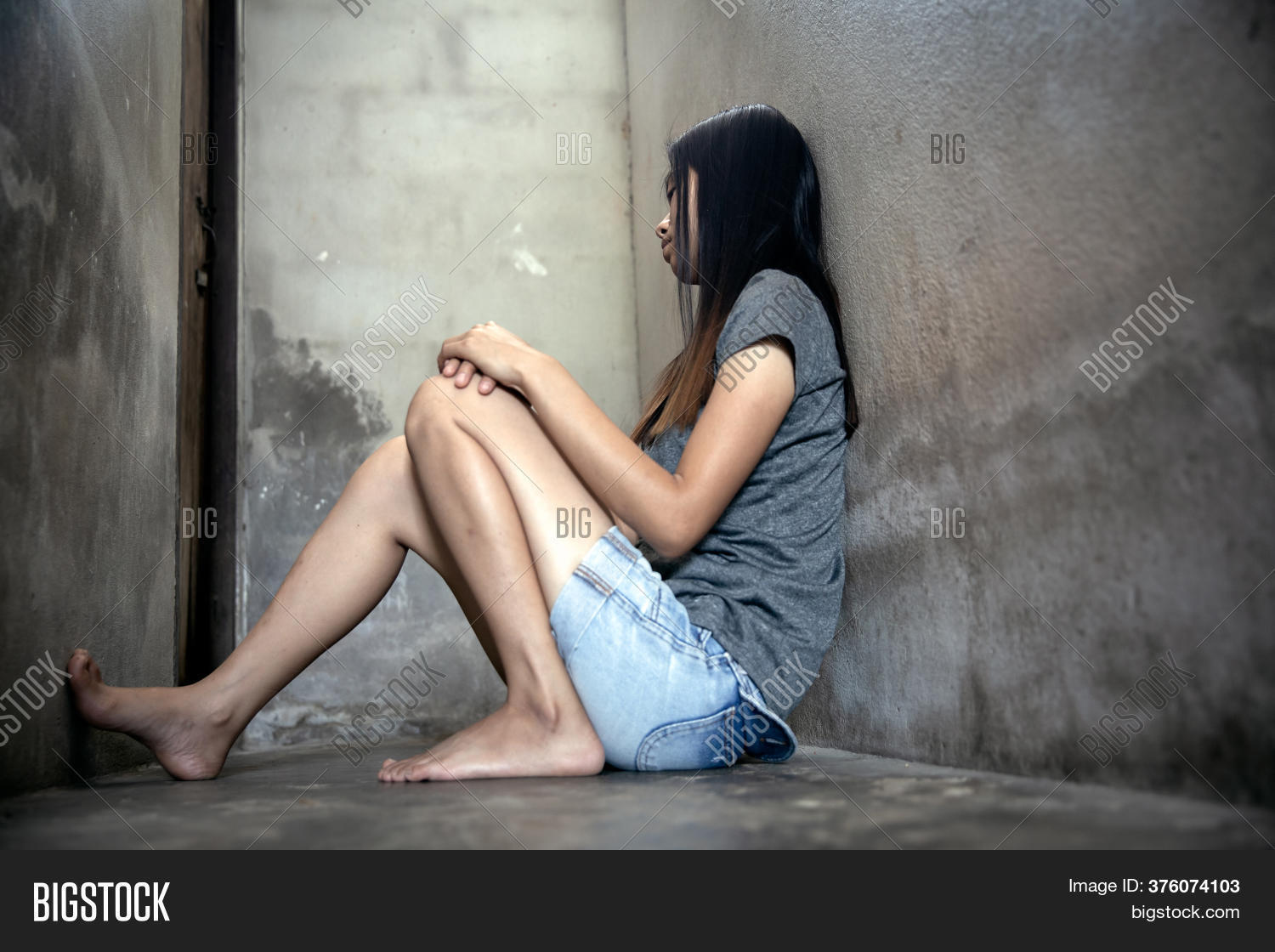Women Victim Violence Image & Photo (Free Trial) | Bigstock