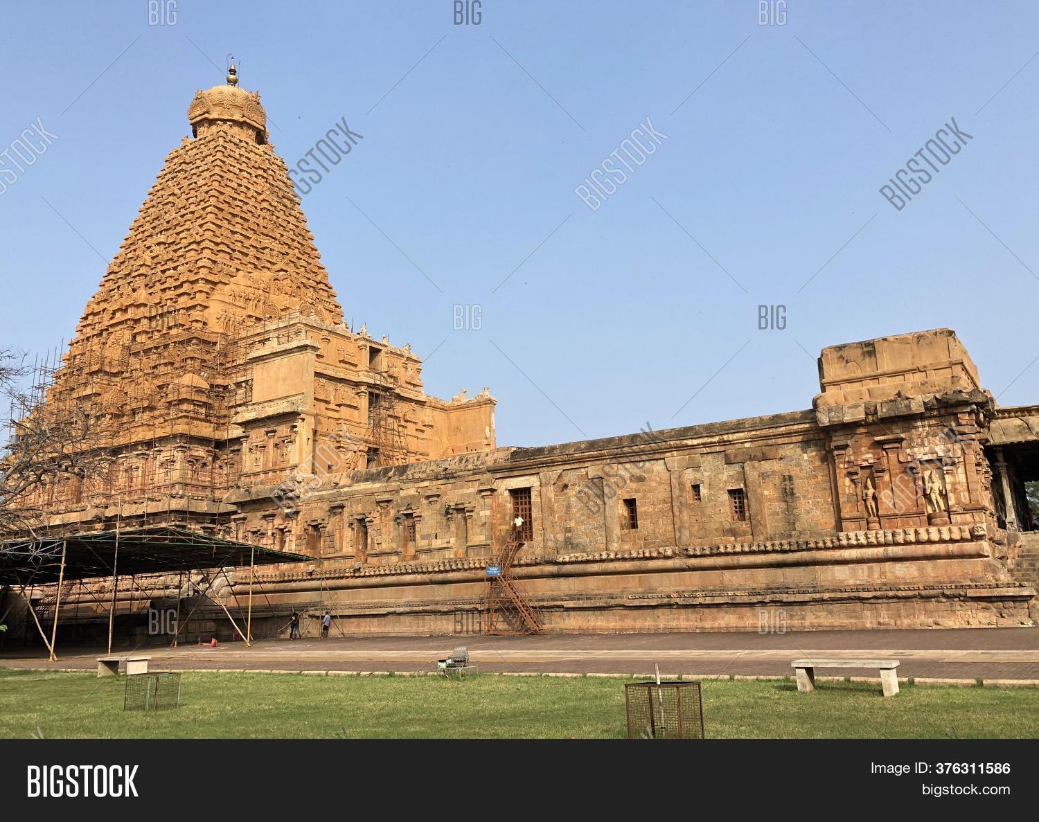 Brihadeeswarar Temple Image & Photo (Free Trial) | Bigstock