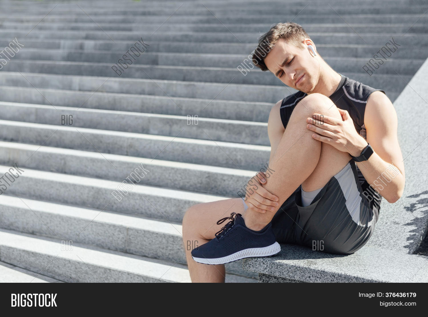Sport Knee Injury. Sad Image & Photo (Free Trial) | Bigstock
