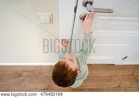 Little Baby Opens Door Image & Photo (Free Trial) | Bigstock