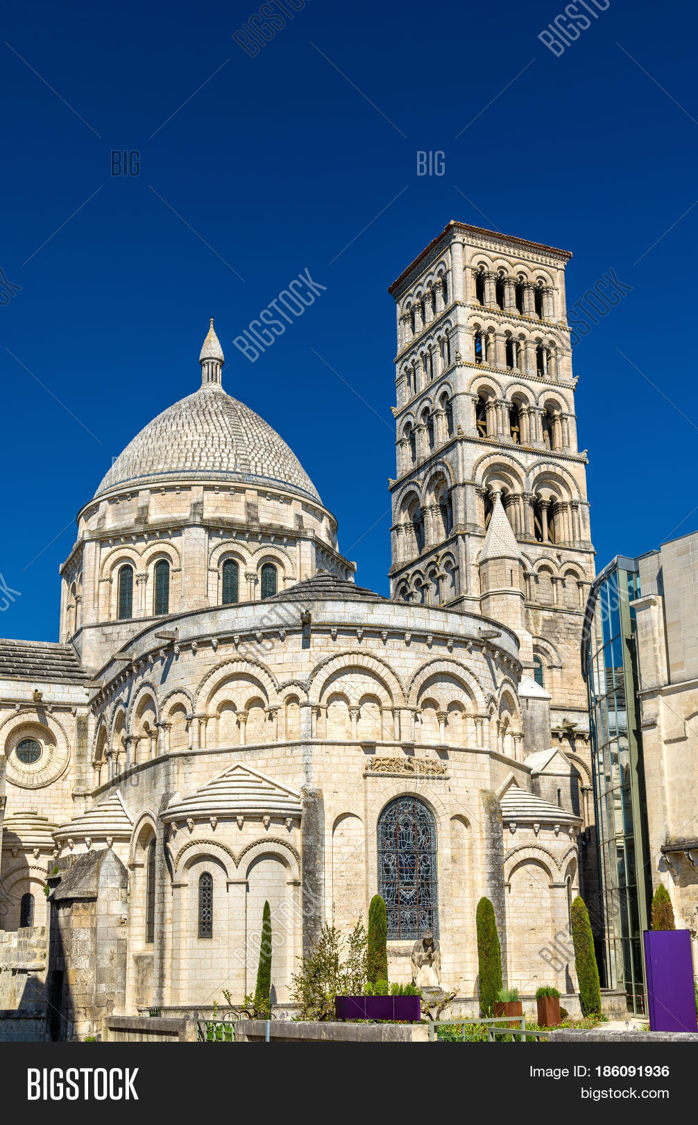 Saint Peter Cathedral Image & Photo (Free Trial) | Bigstock