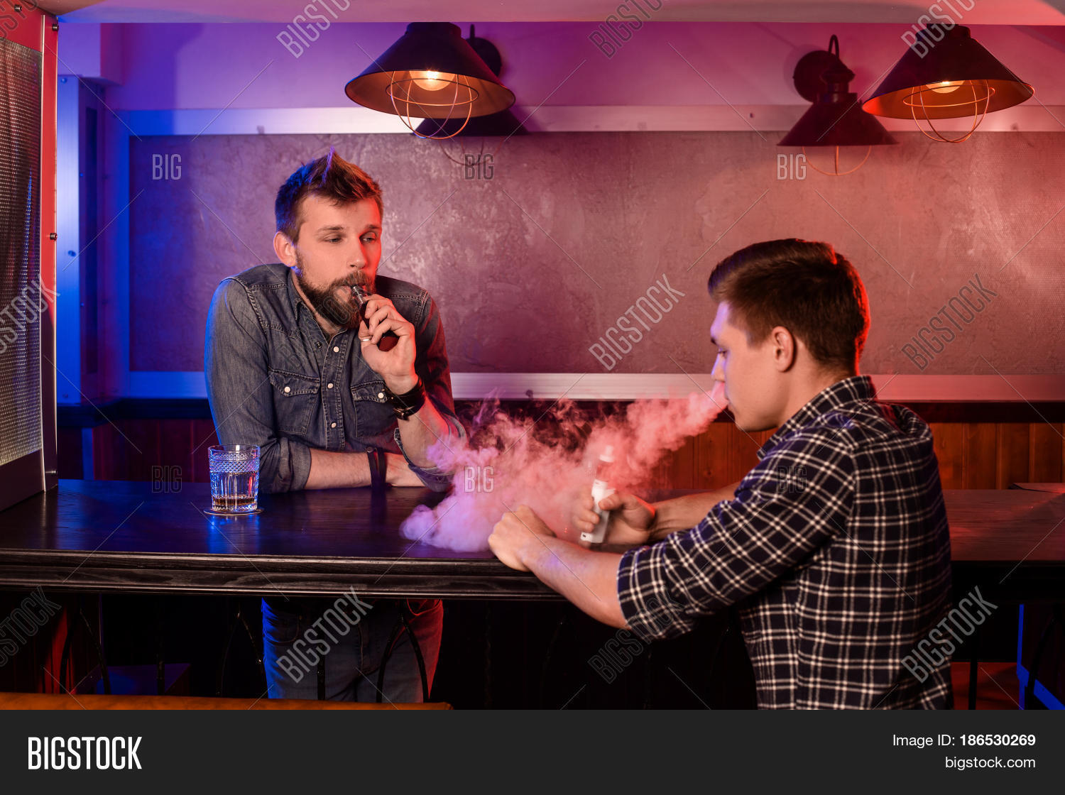 Vaping Man Holding Mod Image & Photo (Free Trial) | Bigstock