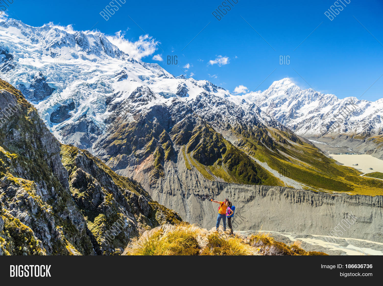 Backpackers Couple Image & Photo (Free Trial) | Bigstock