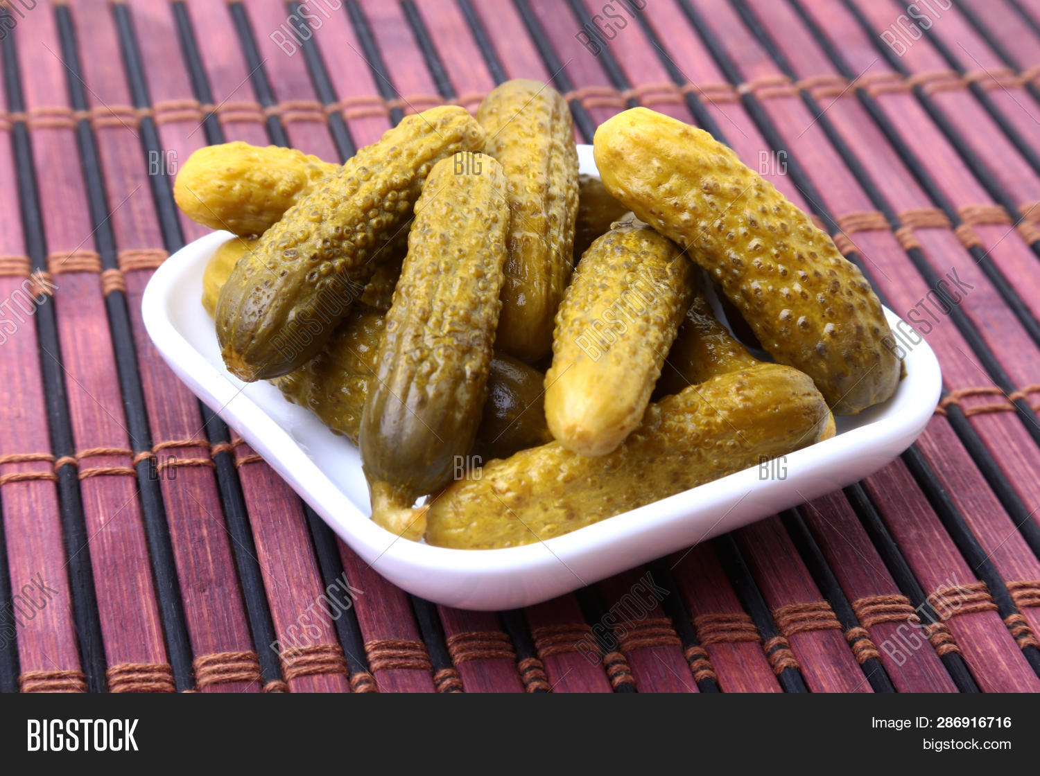 Imagen y foto Pickles. Bowl (prueba gratis) | Bigstock