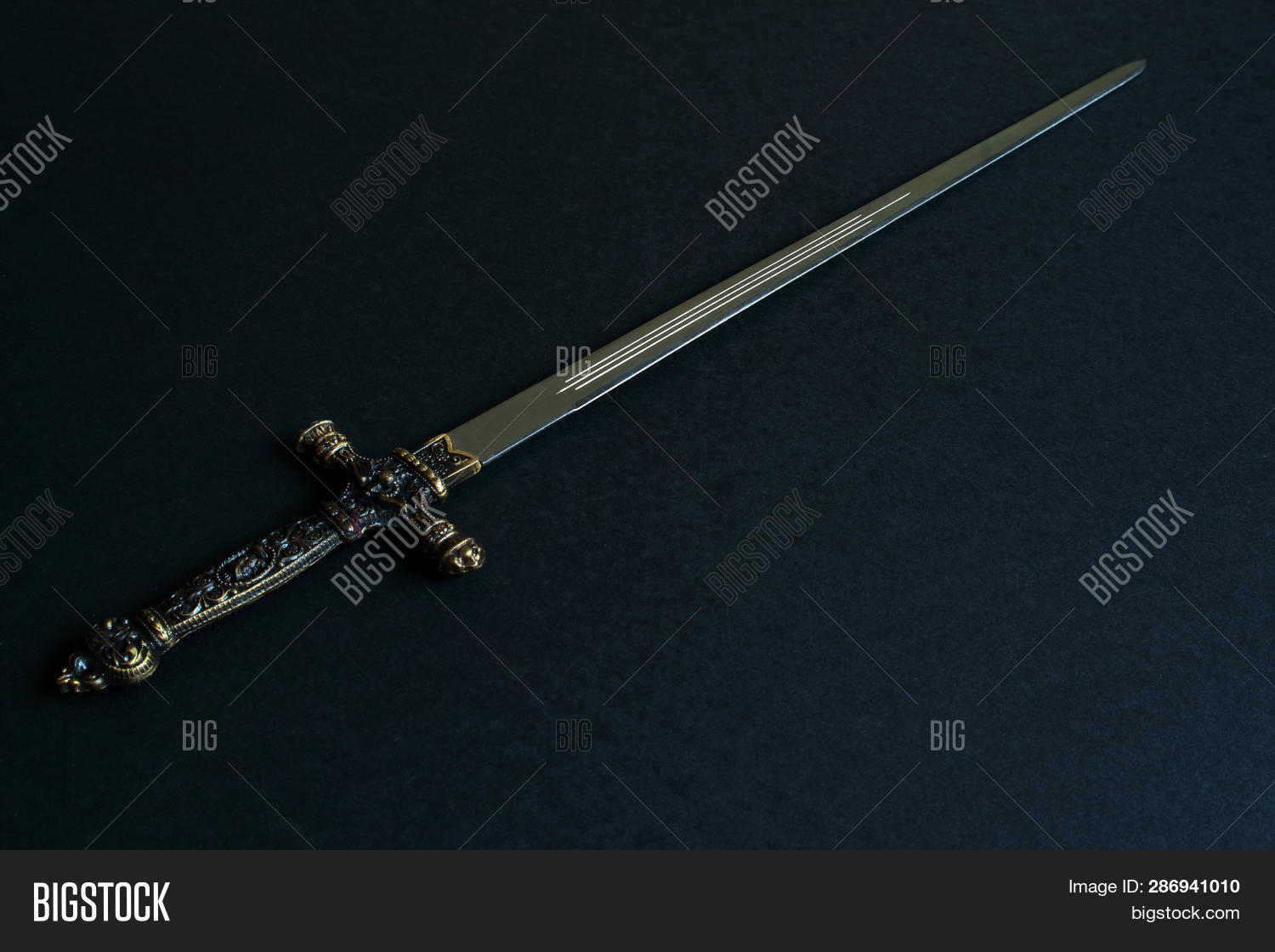European Dagger-stylet Image & Photo (Free Trial) | Bigstock