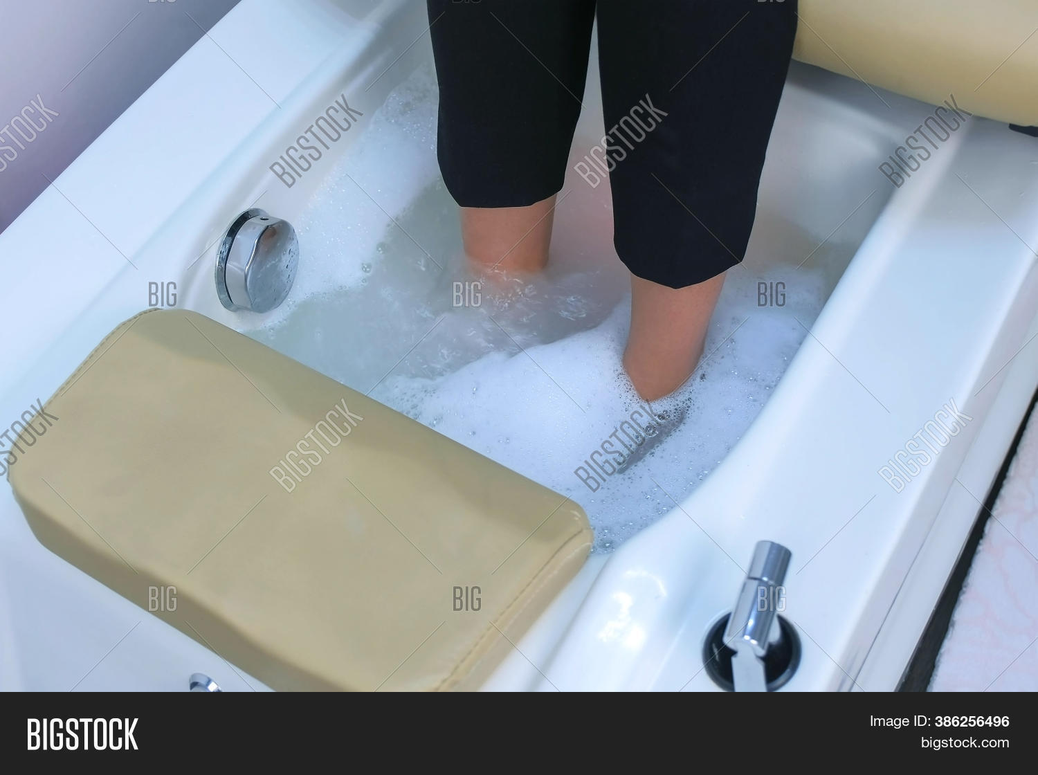 Legs Woman Client Bath Image & Photo (Free Trial) | Bigstock