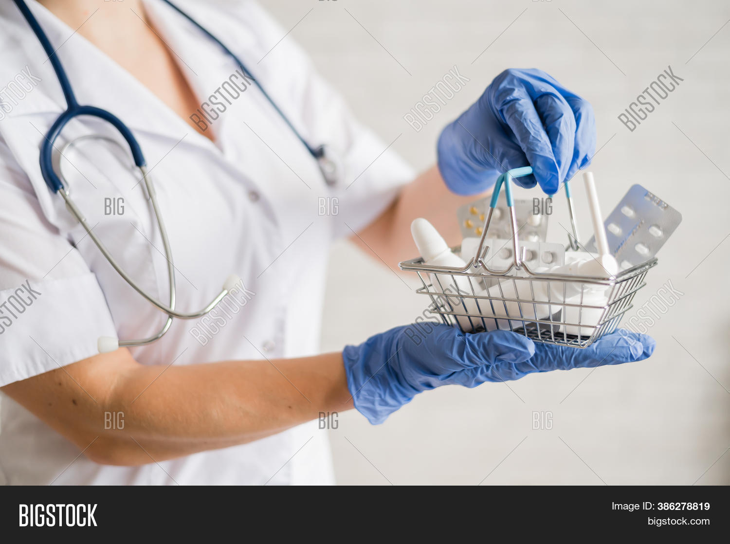 Faceless Female Doctor Image & Photo (Free Trial) | Bigstock