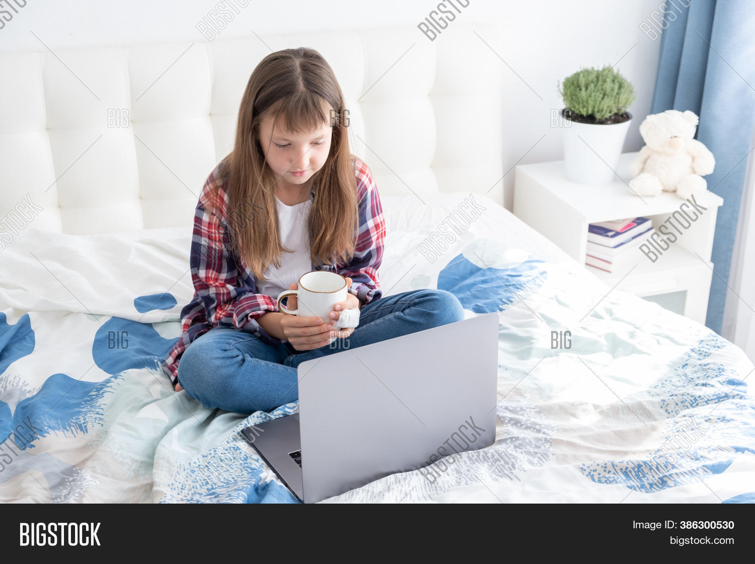 Teen Girl Watching Image & Photo (Free Trial) | Bigstock