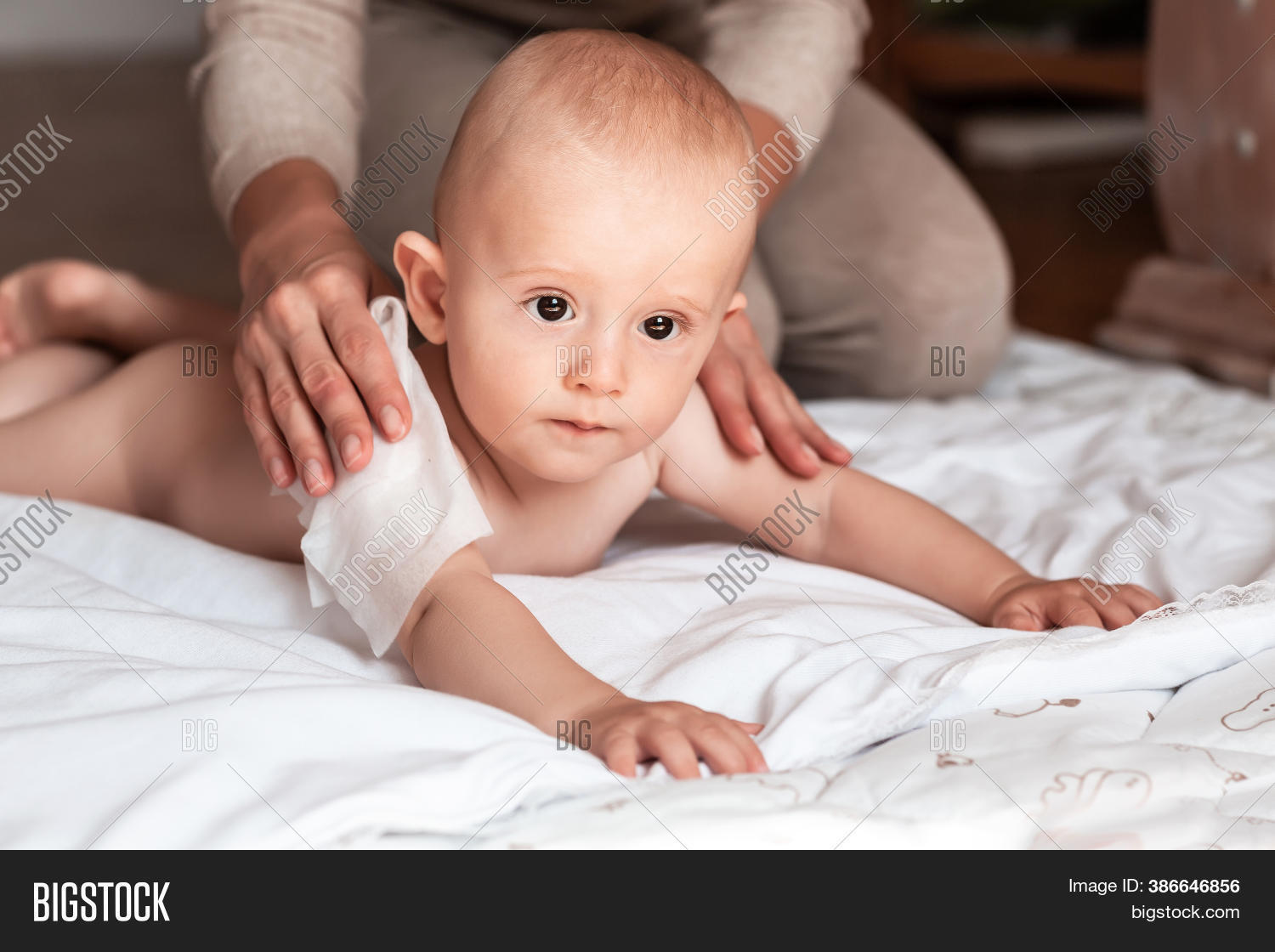 Mother Cleaning Wipes Image & Photo (Free Trial) | Bigstock