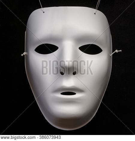 Blank Face Mask Image & Photo (Free Trial) | Bigstock