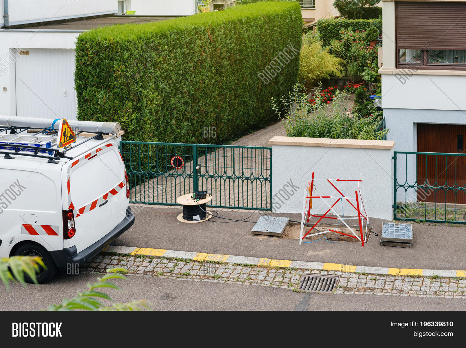 Open Sewage Manhole Image & Photo (Free Trial) | Bigstock