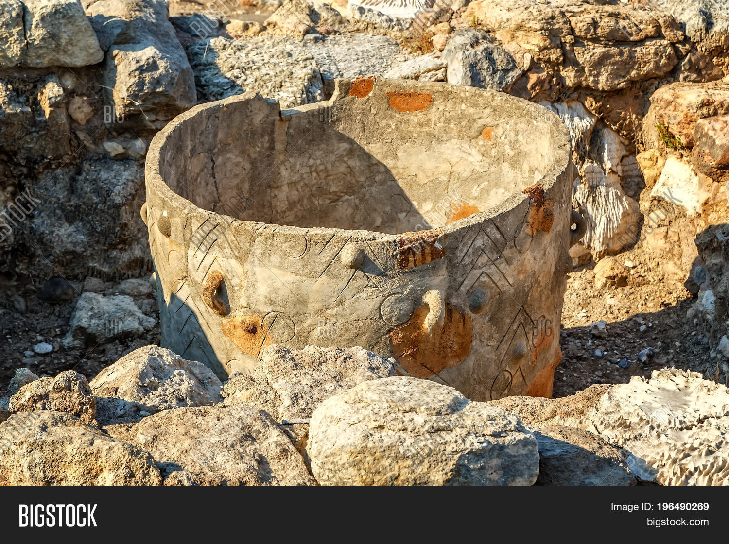 Imagen y foto Ancient Ancient Pot (prueba gratis) | Bigstock