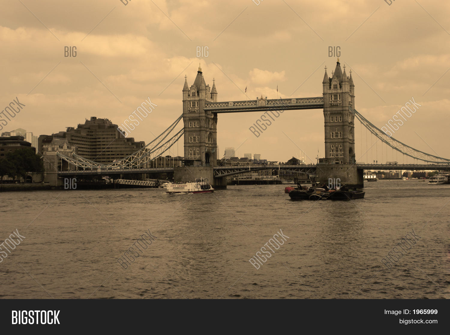 London Bridge Image & Photo (Free Trial) | Bigstock