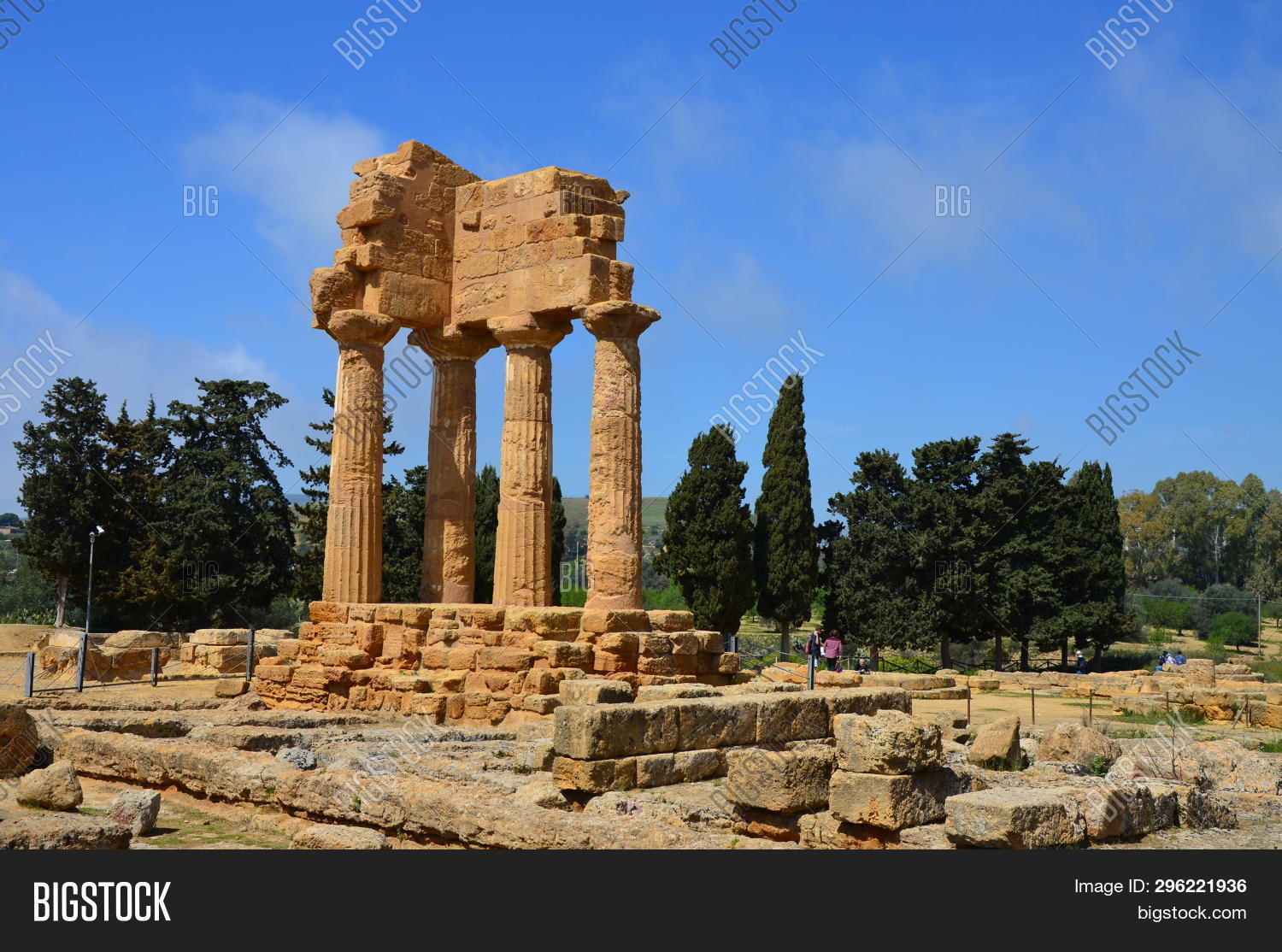 Imagen y foto Temple Dioscuri ( (prueba gratis) | Bigstock