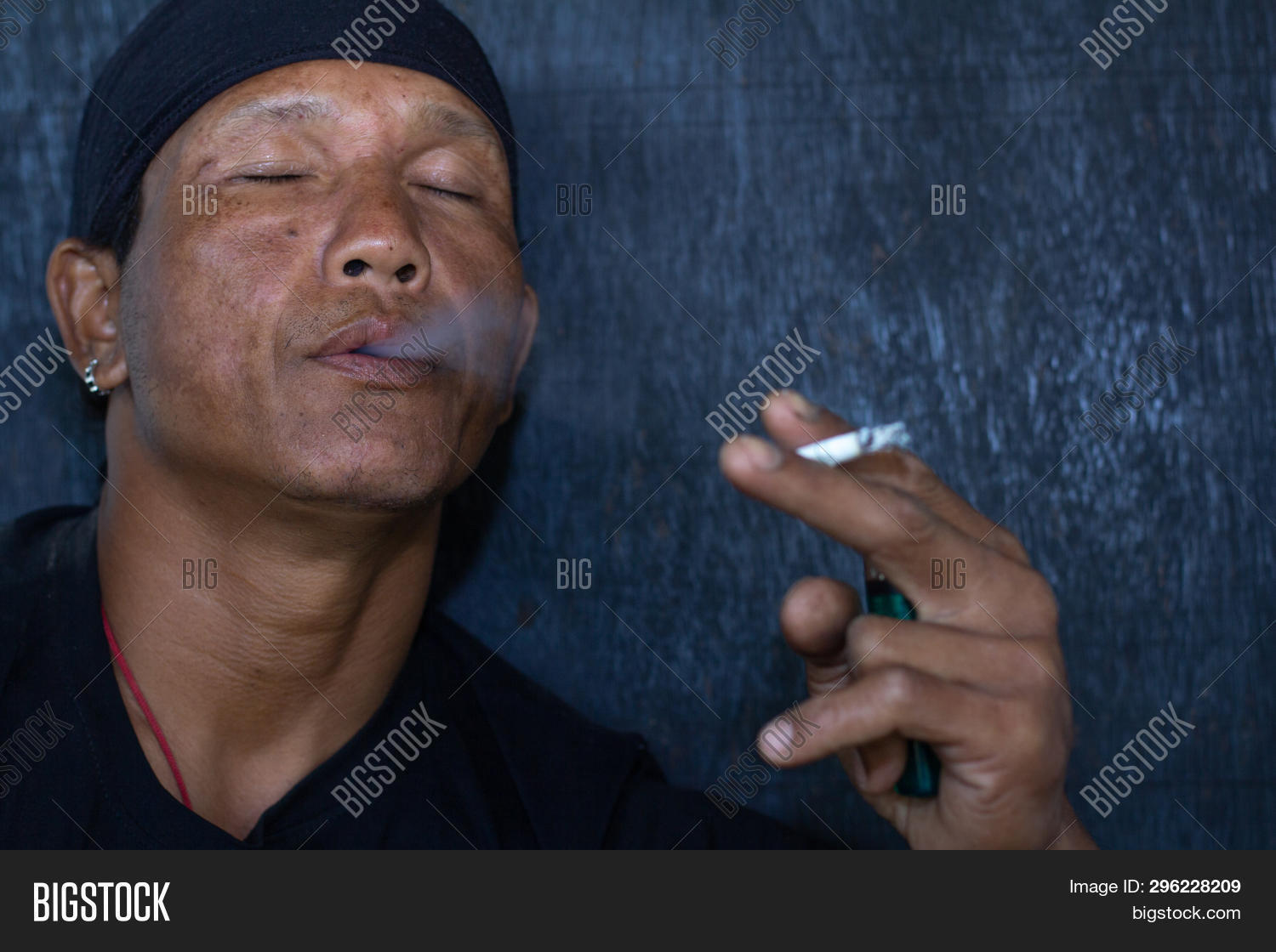 Man Smoking Cigarette Image & Photo (Free Trial) | Bigstock