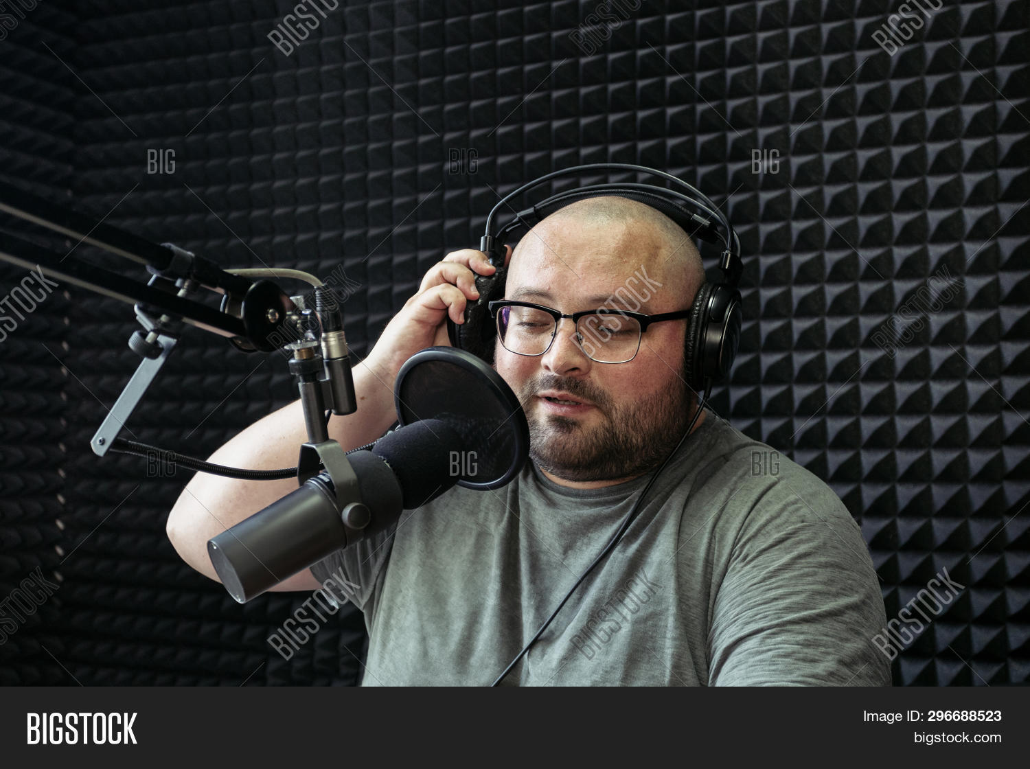 Talking Male Radio Image & Photo (Free Trial) | Bigstock