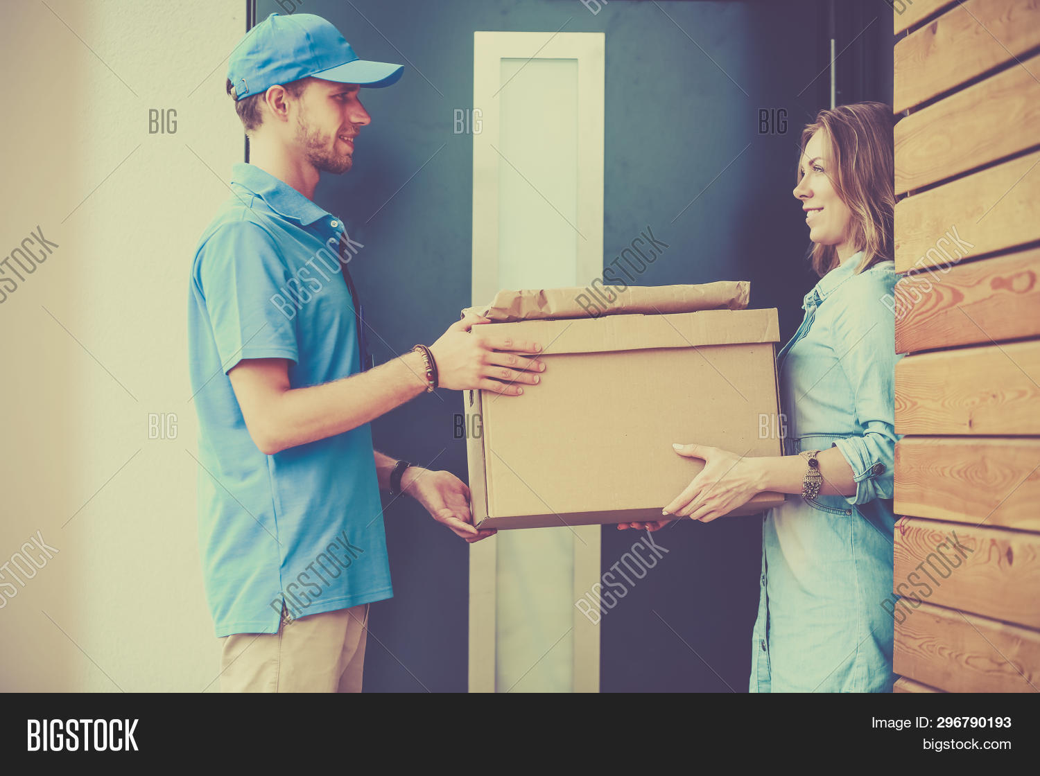Smiling Delivery Man Image & Photo (Free Trial) | Bigstock